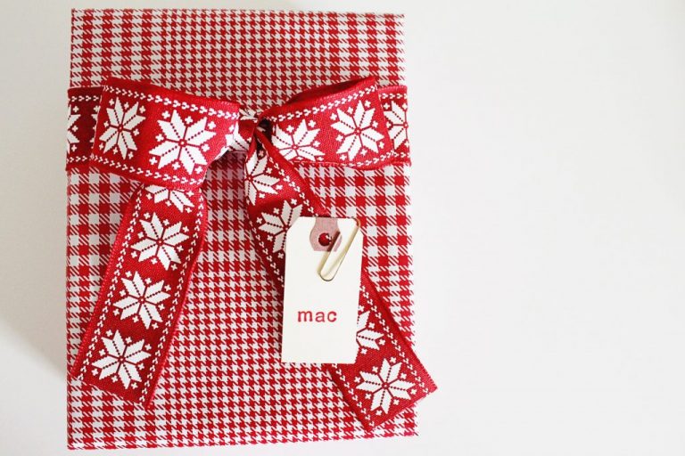 Gift Wrapping Ideas & Printable Gift Tags - The Idea Room