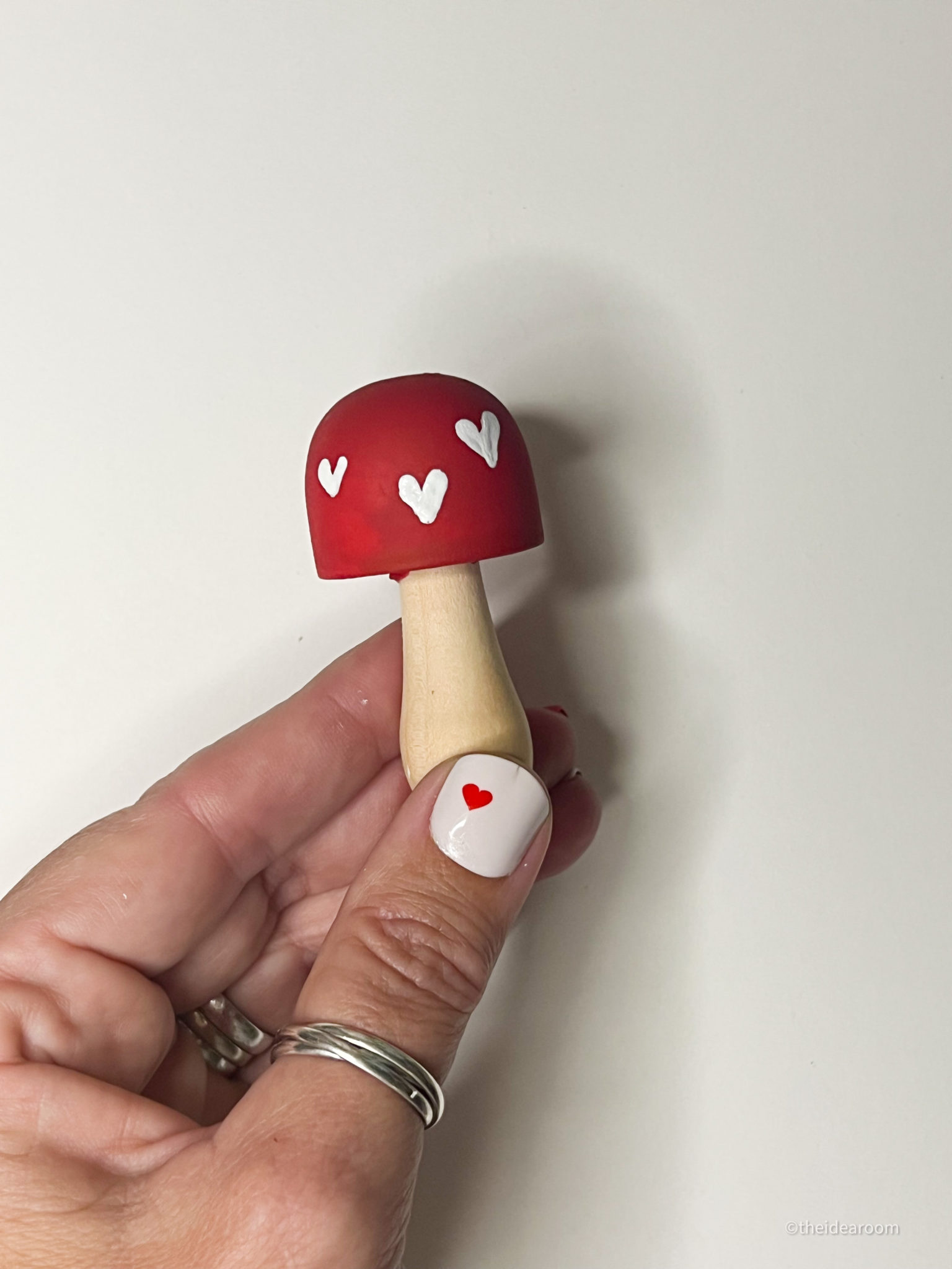 How to Make Painted Wood Mushroom Decorations - The Idea Room